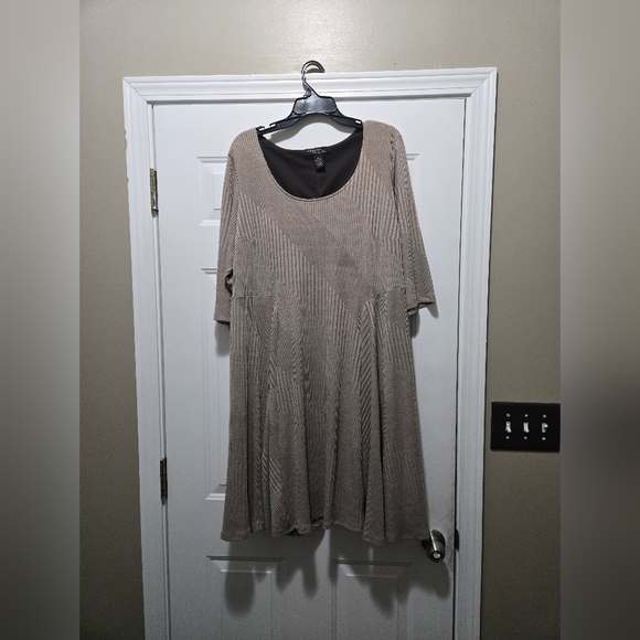 Signature by Robbie Bee | Tops | Signature By Robbie Bee Taupe Tunic ...